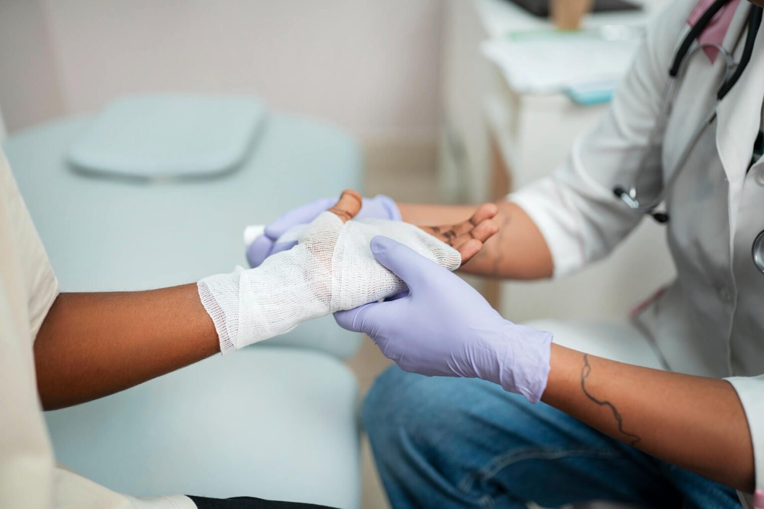 Diabetic Foot Ulcers & Chronic Wounds: Prevention & Healing